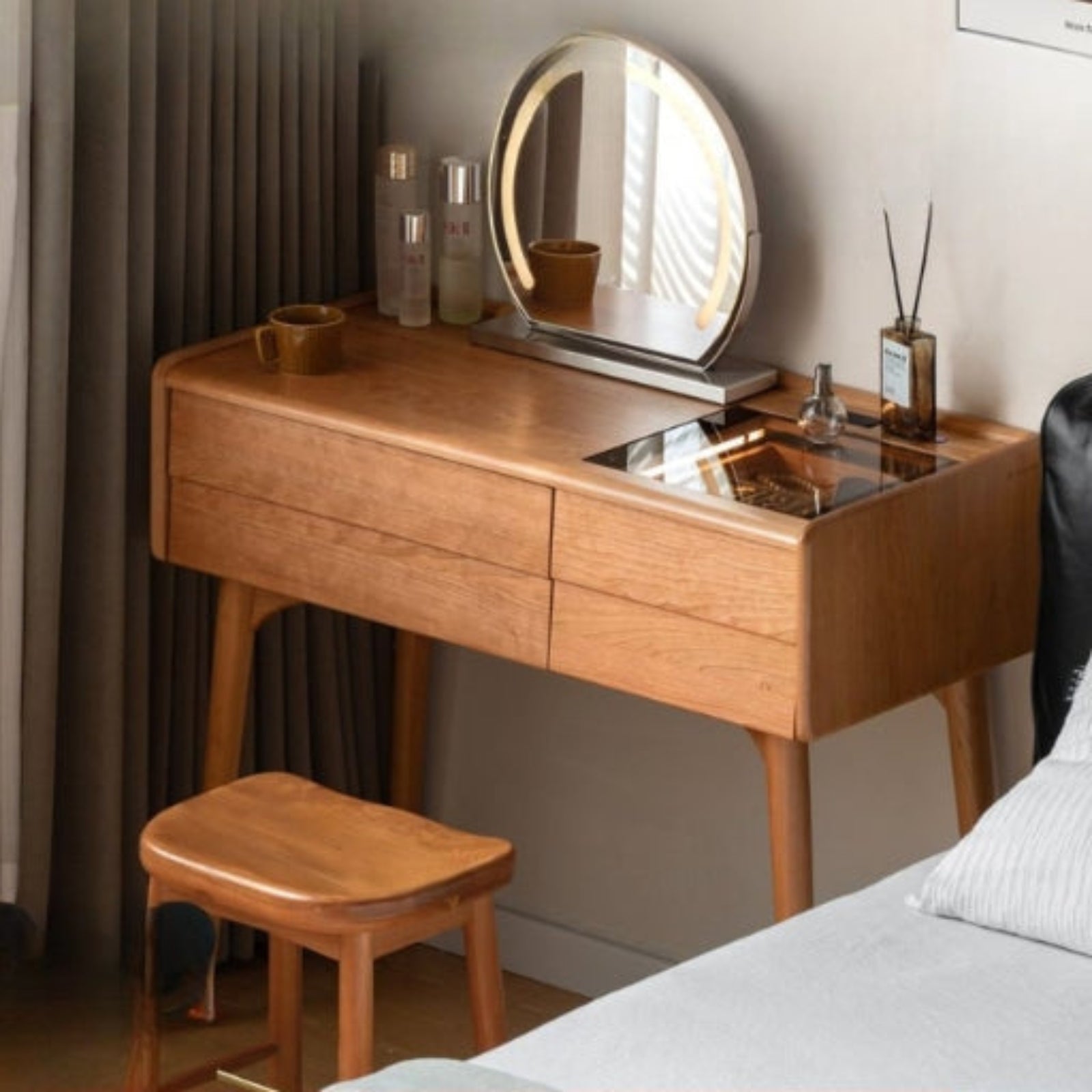 Cherry Solid Wood Retro Style Vanity Table.