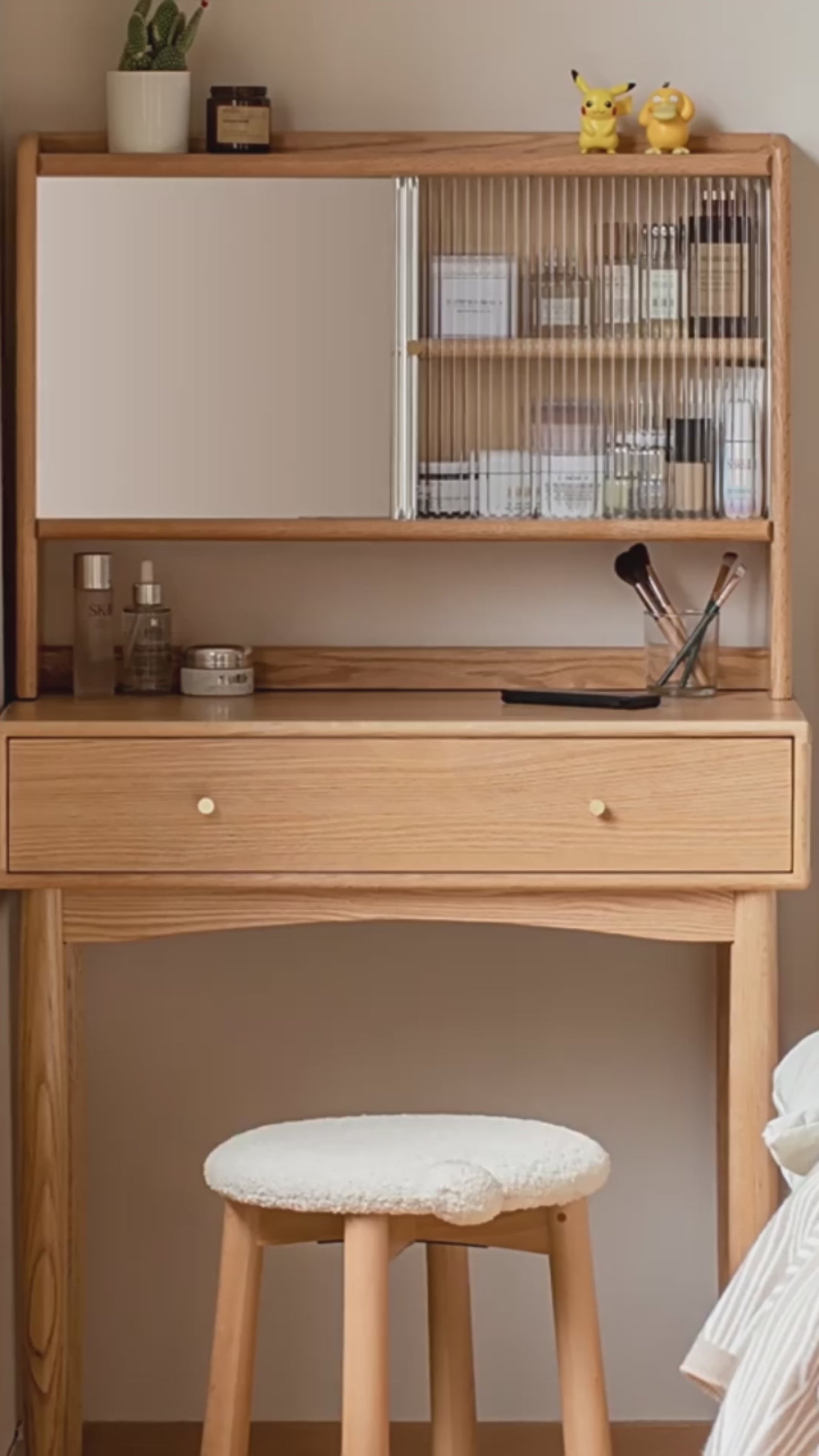 Oak Solid Wood, Solid Rubberwood Vanity Table Hidden Makeup Mirror.