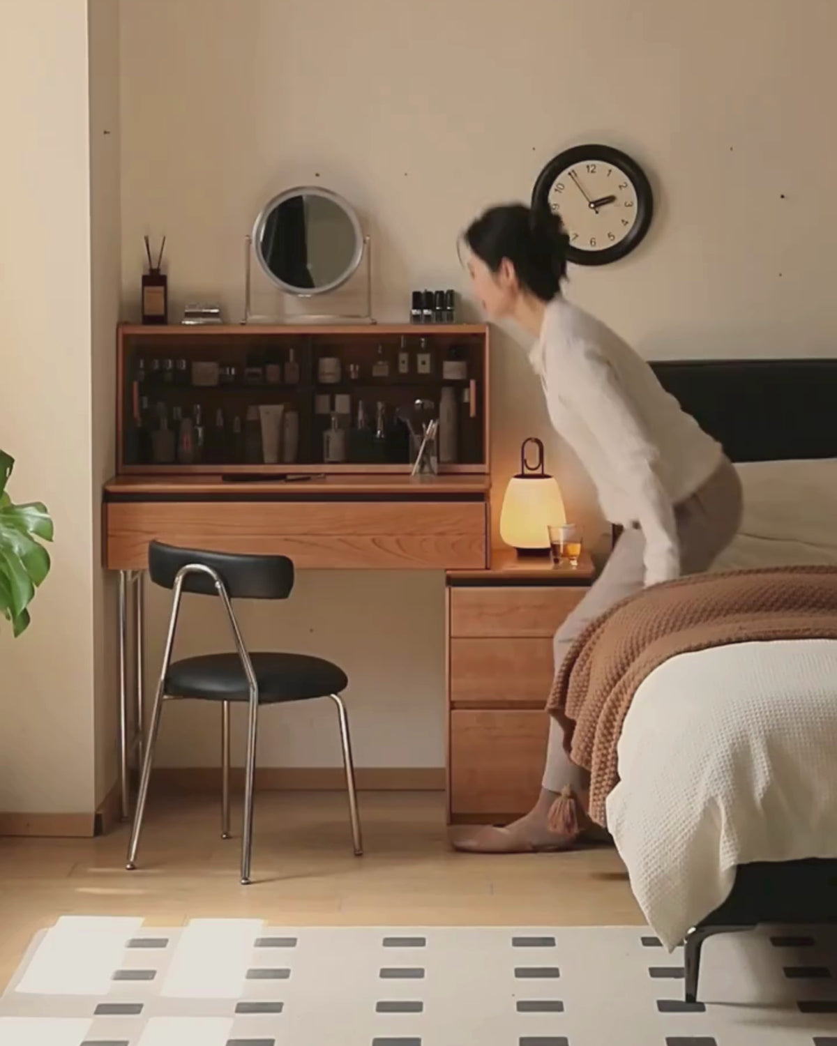 Solid Wood Dressing Table Bedside Table One Bedroom Simple Retractable ...